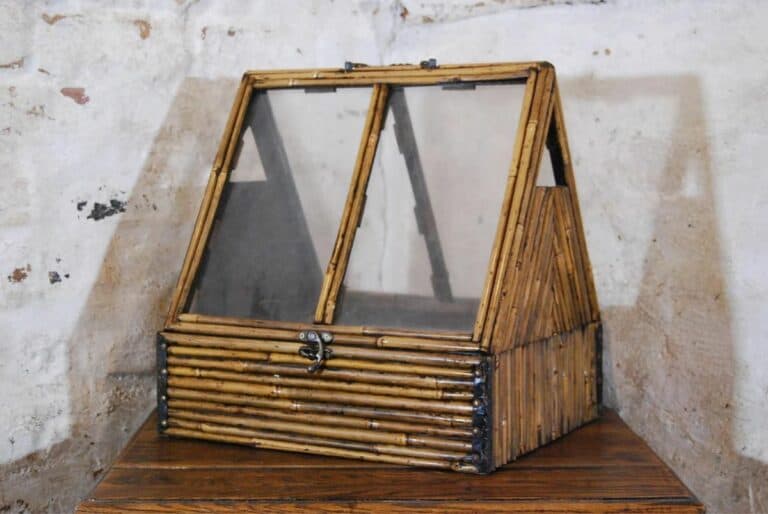 Antique & Vintage Terrariums: Original Pieces & Retro Trends